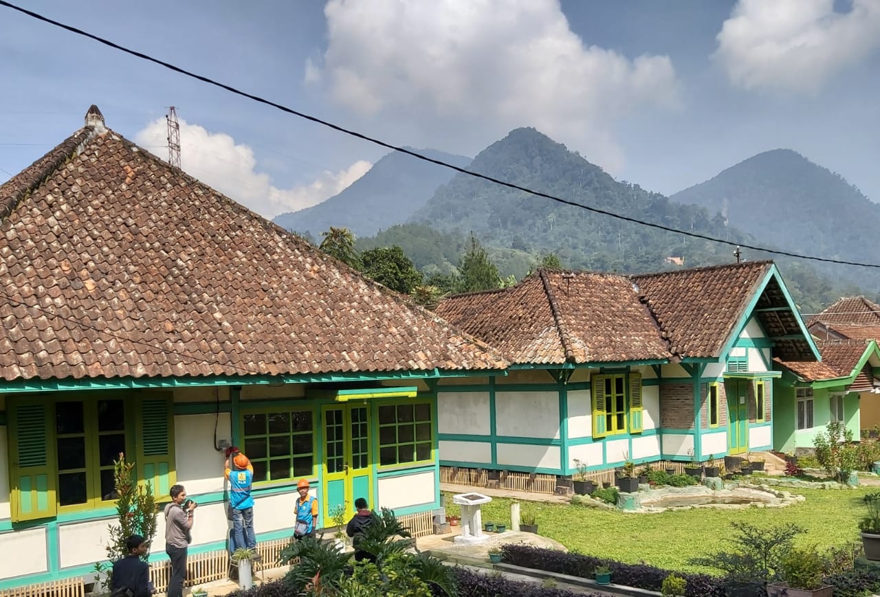 PLN Kerja Sama dengan Aparatur Pemerintah Salurkan Bantuan Listrik ... PLN Kerja Sama dengan Aparatur Pemerintah Salurkan Bantuan Listrik ...