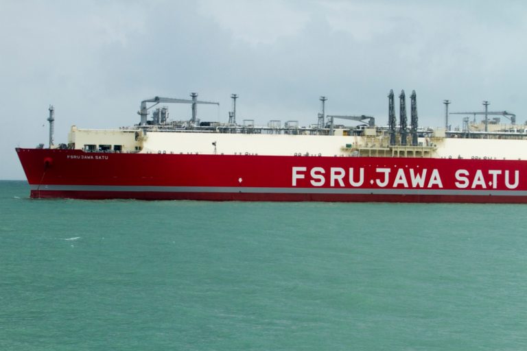 Kapal FSRU Jawa Satu Bersandar di Pelabuhan Patimban, Subang » Berita ...
