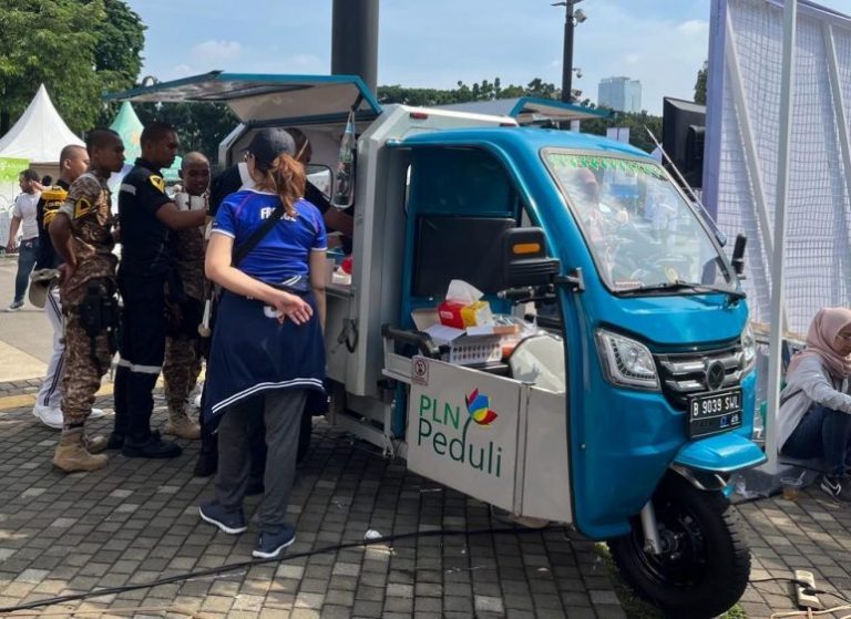 Luar Biasa! Gerobak Motor Listrik UMKM Binaan PLN Ramaikan EV FUNDAY ...