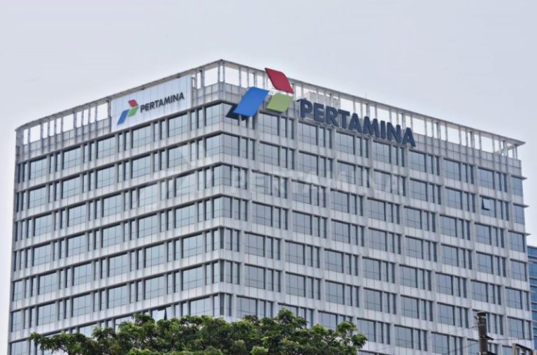 Simon Aloysius Mantiri Sah Gantikan BTP di Posisi Komut Pertamina ...