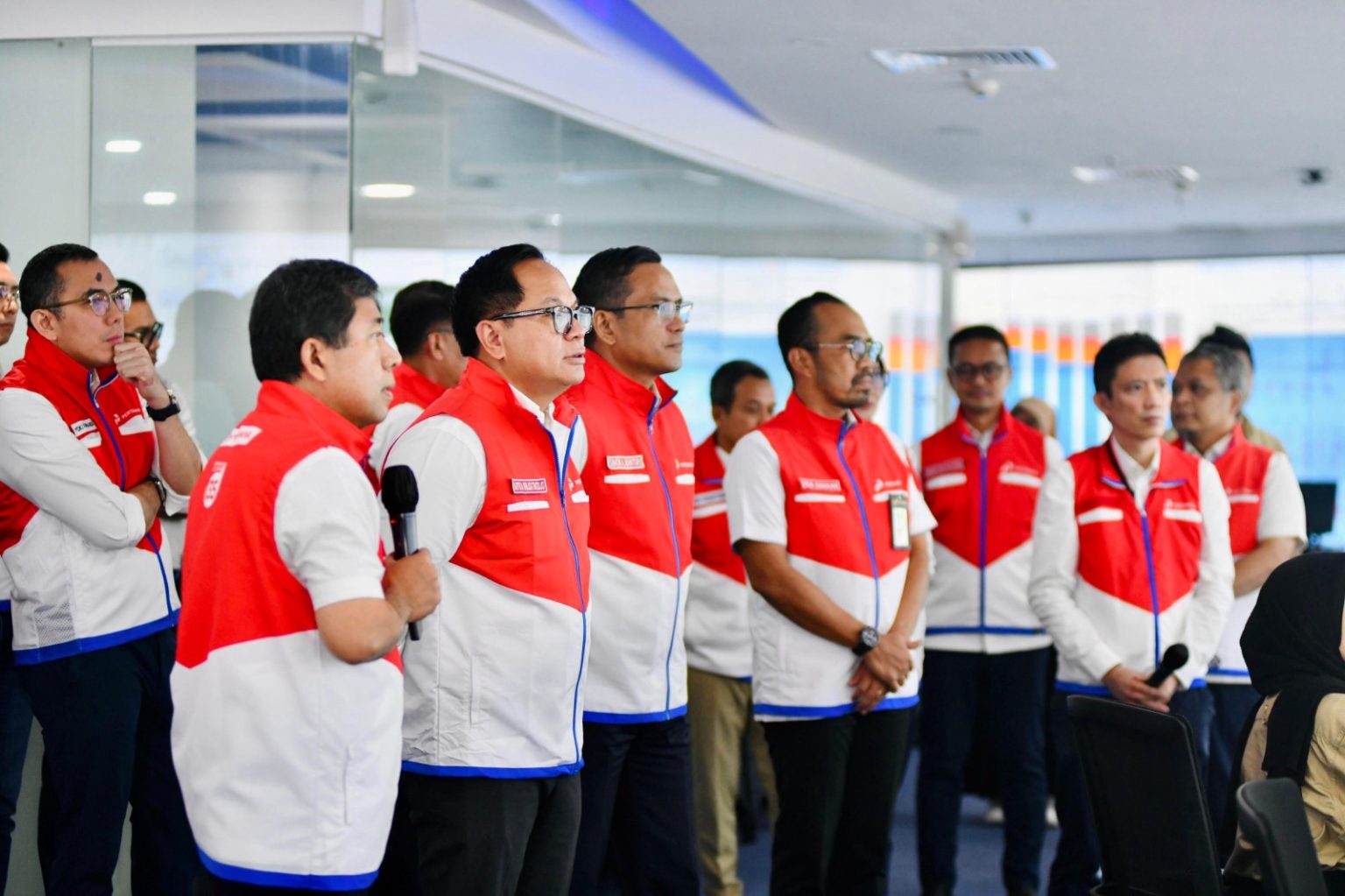 Didampingi Dirut Pertamina, Wamen BUMN Tiko Tinjau Pertamina Digital ...