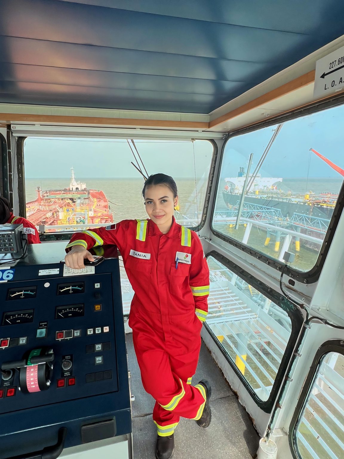 Senyum Gadis Cantik Staf SKK Migas ketika Prima Energi Bawean Berhasil ...