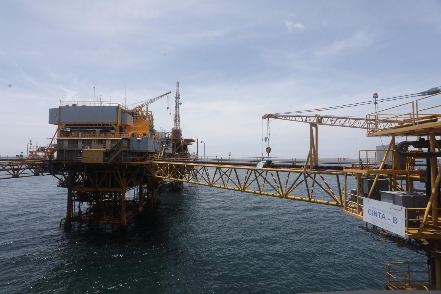 Mantab!! PHE OSES dan Basarnas Sukses Evakuasi Pekerja yang Jatuh dari ...