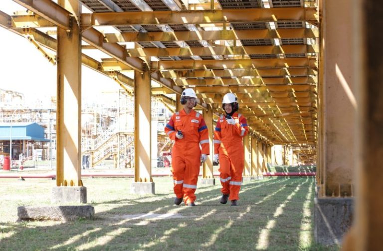 Pertamina Digital Hub Pantau Pasokan Energi, Masyarakat Bisa Liburan ...